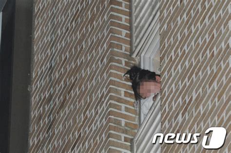 구조되길 기다리는 투숙객 뉴스
