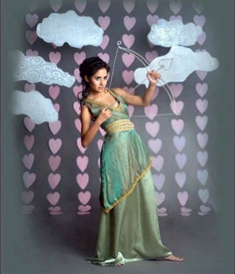 Mayella Llocllas Feet