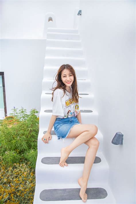 Dilraba Dilmurat Feet