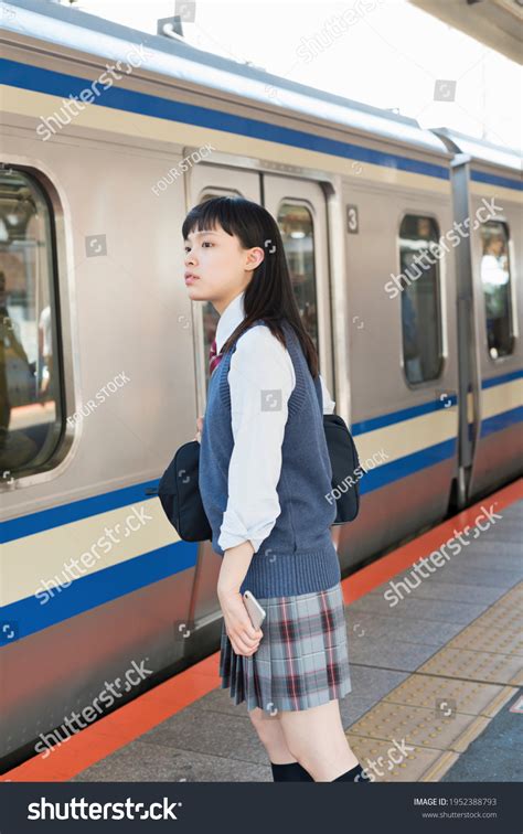1206 Get Off A Train 이미지 스톡 사진 및 벡터 Shutterstock