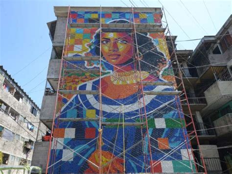 Artista Crea En El Salvador El Mural De Taparroscas Más Alto Del Mundo El Diario De Hoy
