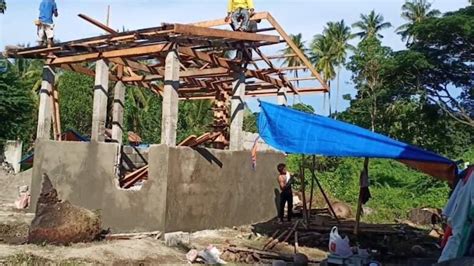 Simpleng Ganda Ng Bahay Na Ito Half Concrete ~ Housedesigns