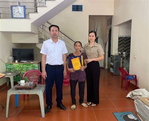 Xã Hòa Lạc Thăm Tặng Quà Gia đình Chính Sách Hộ đặc Biệt Khó Khăn