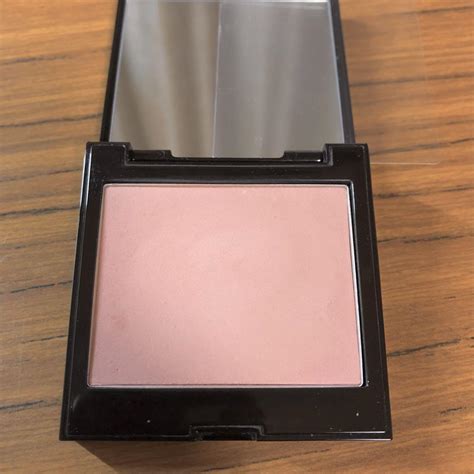 ローラメルシエ ブラッシュカラーインフュージョン 06 チャイ チーク メルカリ