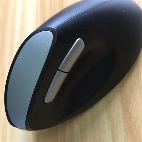 Rapoo Ev250 Wireless Optical Ergonomic Mouse Computers And Tech Parts And Accessories Mouse