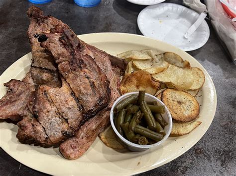 This Middle Of Nowhere Steakhouse In Ohio Has Country Style Ribs Famous