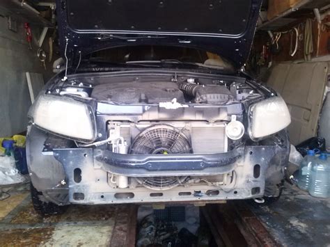 Замена решетки радиатора — Lada Гранта (1G), 1,6 л, 2013 года ...