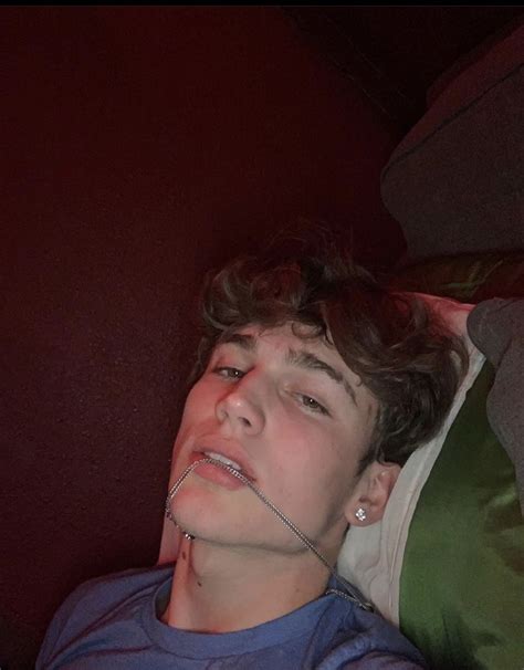 Vinnie Hacker Aesthetic Wallpaper At Teresa Huffman Blog