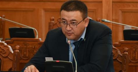 Б Чойжилсүрэн гишүүн ээ Тосонбумбын нурууны гүний усыг шавхахаа