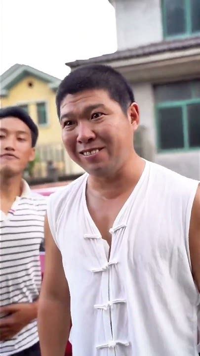 美女惩戒不爱护环境卫生的人 Youtube