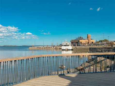 강가 건물 건축 경치 좋은 전망 관광 관광 명소 대성당 도시 도시 경관 도시 여행 도시 풍경 도시의 도시의