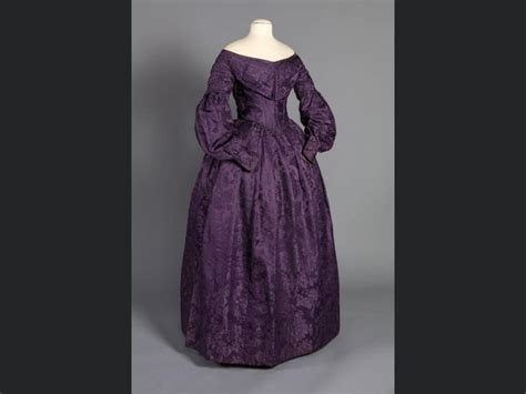 Pin By Catherine Hata On Antebellum Period Damask Dress 1830s