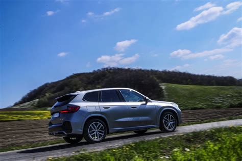 Frozen Pure Grey Mehr Fotos Zum Bmw Ix1 U11 In Italien