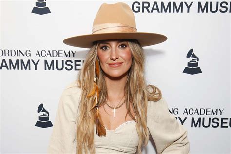 Lainey Wilson 2024 Tour Experience The Countrys Cool Again