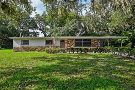 570 Clark St Oviedo Fl 32765 Mls O6216104 Coldwell Banker