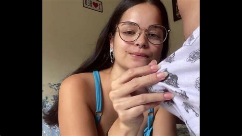 Nerd Morena E Peituda Fazendo Boquete Profundo No Pau Grande Do