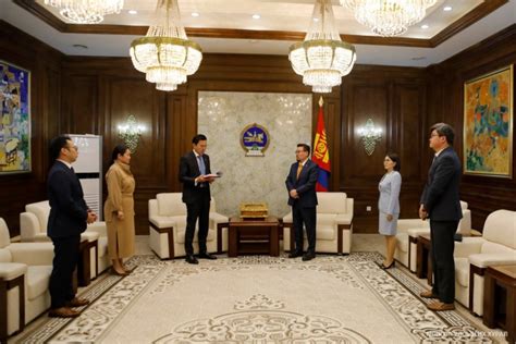 Цахим хөгжил харилцаа холбооны сайд Н Учрал хуулийн төслүүдийг өргөн мэдүүллээ