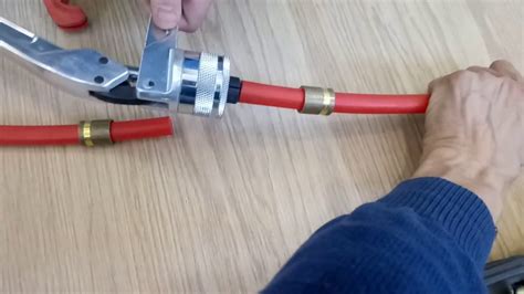 Ремонт трубы теплого пола - YouTube