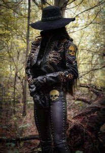 Western Gothic Outfits Blend Tradition With Edge For Women
