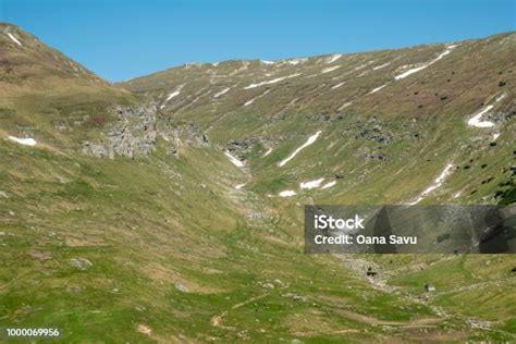Pemandangan Pegunungan Bucegi Taman Nasional Bucegi Rumania Foto Stok Unduh Gambar Sekarang