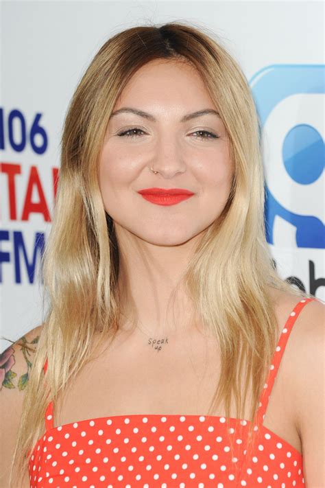 Julia Michaels Capital Radio Summertime Ball In London Uk 06 10 2017 • Celebmafia