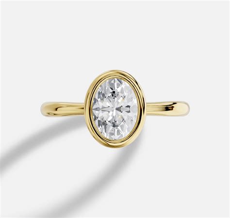 Oval Diamond Ring In 18k Yellow Gold