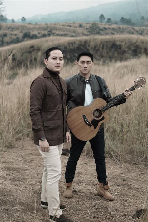 Rizky Irmansyah Dan Ifan Seventeen Hadirkan Prabowo Subianto Di Video Klip Pernah Di Sana