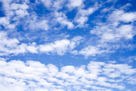 Clear Sky Clouds 100 000 Free Clouds And Nature Images Pixabay