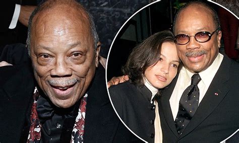Quincy Jones And His First Wife Jeri Caldwell Look Up
