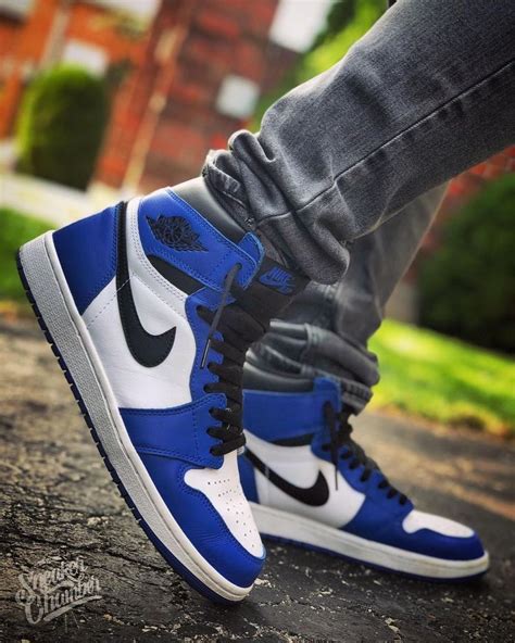 Blue In White Jordans Discount
