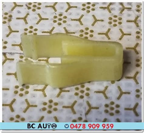 Ford Ba Bf Sx Sy Falcon Territory One 1 Dash Clip Yellow Trim Fairmont