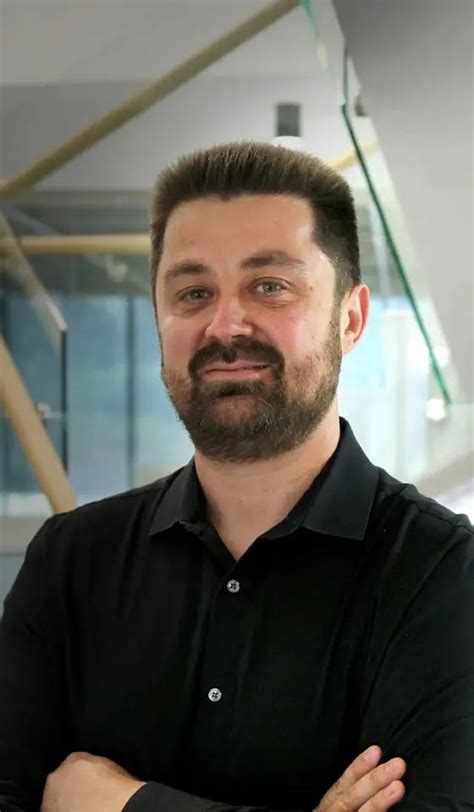 Investor Centre Dicker Data