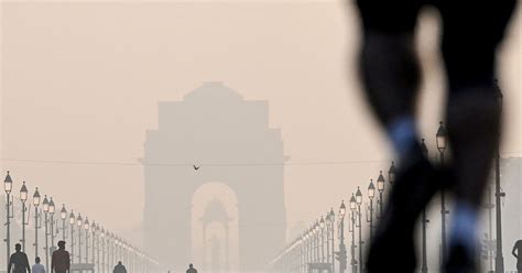 디왈리 축제 폭죽에뉴델리 등 인도 전역 연기로 자욱