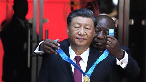 习近平在南非疲态尽显 步履蹒跚 缺席金砖论坛 哪里不对劲？