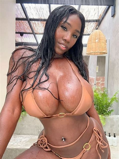 Ellie Mae All Wet In Her Bikini Cufo510