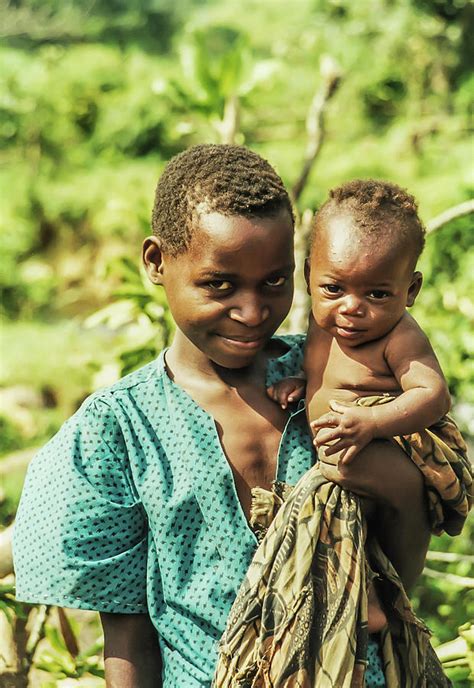 Shy Siblings Photograph By Elizabeth Hershkowitz Pixels