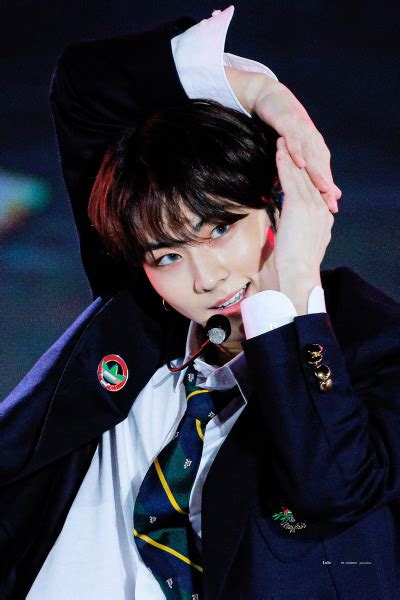 © 𝐋𝐨𝐥𝐨 Do Not Edit Crop Logo Tumbex