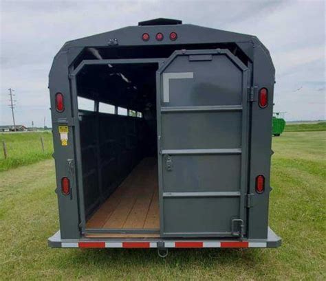 Choosing The Right Livestock Trailer - Real Industries