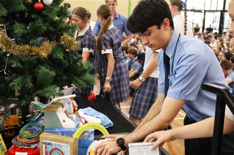 Giving Tree Assembly