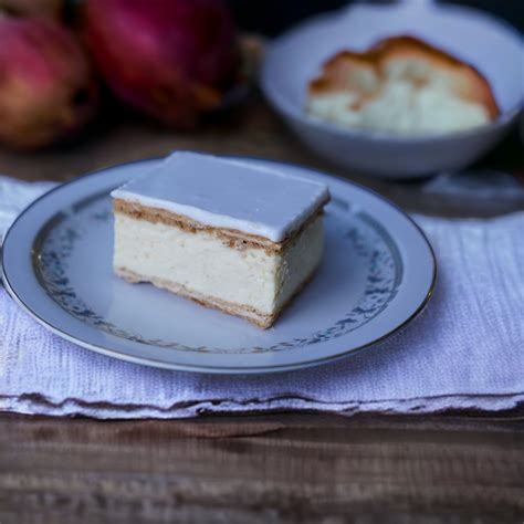 Vanilla Slice Sweet Box Of 12 Wonder Pies