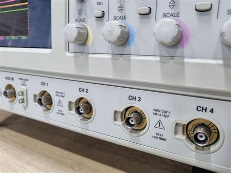 Tektronix Tds5104 Digital Phospor Oscilloscope 1ghz 5gs S 오실로스코프 엠아이티솔루션