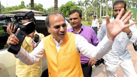 Pm Modi अगर मणिपुर पर सदन में बोल देंगे तो आसमान थोड़ी फट जाएगा कांग्रेस नेता अधीर रंजन ने