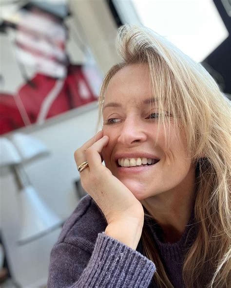 Alerte Au Naturel Pamela Anderson Saffiche Sans Maquillage Aux