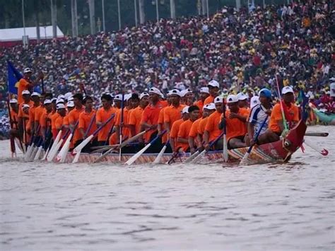 ព្រះករុណាជាអម្ចាស់ជីវិតលើត្បូង ព្រះបាទសម្តេច ព្រះបរមនាថ ព្រះមហាក្សត្រនៃព្រះរាជាណាចក្រកម្ពុជា