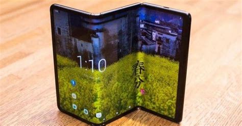 Китайцы создали сгибающийся в двух местах смартфон (фото) | УНИАН