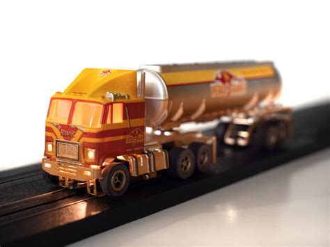 Auto World Outback Overdrive 14 Ho Slot Car Set