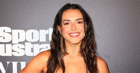 Si Swimsuit Rookie Mady Dewey Announces Engagement Swimsuit Si Com