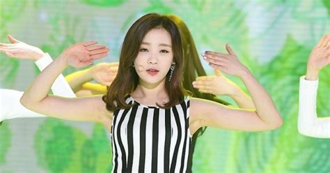 포토 에이프릴 진솔 봄을 부르는 아름다운 모습~