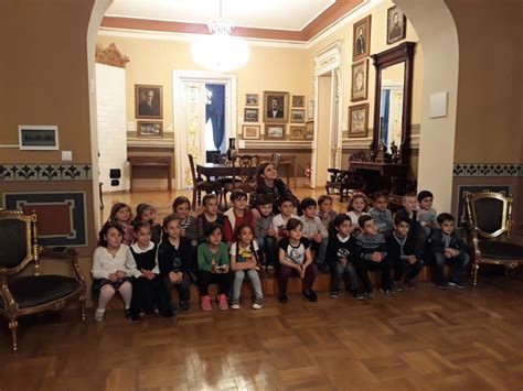 თბილისის მე 6 საჯარო სკოლის მოსწავლეები ხელოვნების მუზეუმში იმყოფებოდნენ