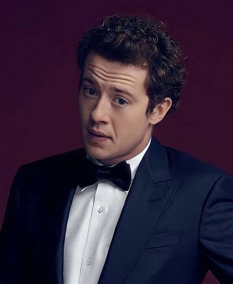 Pin De Karen Simpson Em Joseph Quinn Amor Da Minha Vida Famosos Homens